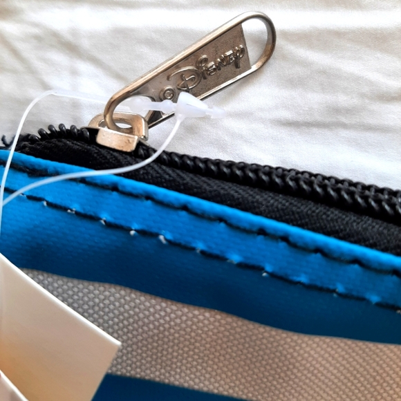 Disney | Bags | New Disney Mickey Mouse Zipper Tote Bag | Poshmark